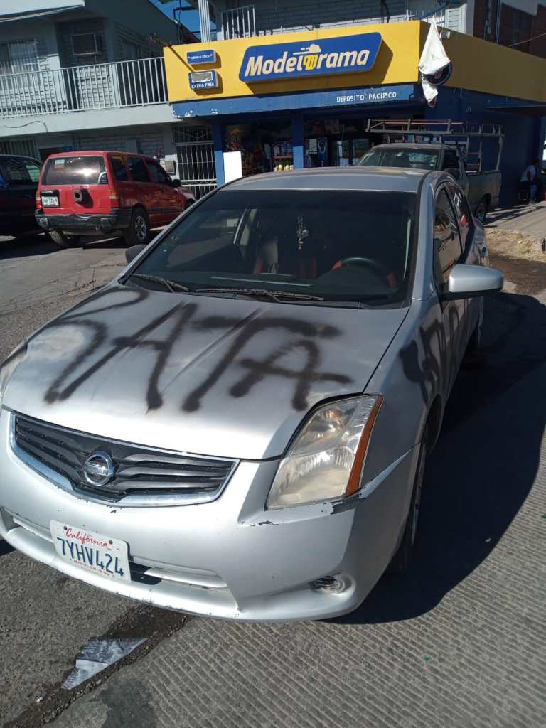 Conozca la historia detrás del carro rayado con la palabra "Rata ...